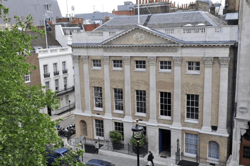 Brooks's Club facade cleaning, St James's | Thomann-Hanry®