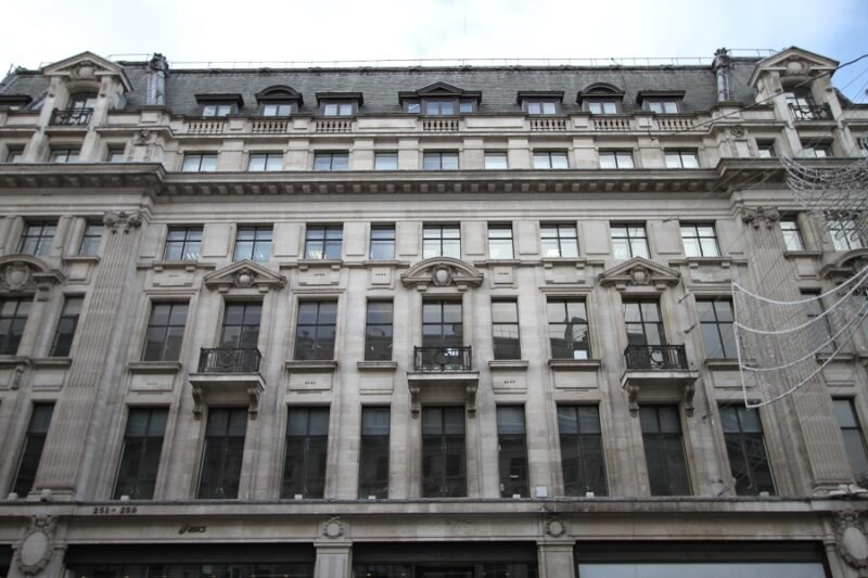 Alitalia House, Microsoft flagship store London | Thomann-Hanry®